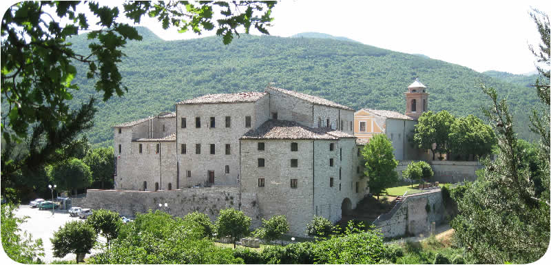 Genga: Dove Dormire, Dove Mangiare, Cosa visitare